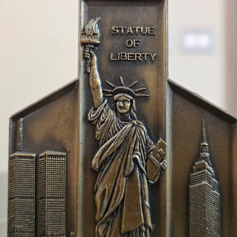 NYC Landmark Decor - Statue of Liberty, Empire State Building & WTC | eBay