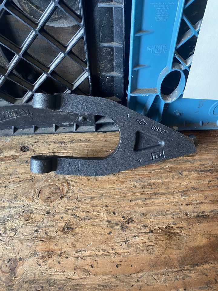 NP 246 Chevy GM Transfer Case Apply Fork (Clutch Fork,Lever) 1st Design ...