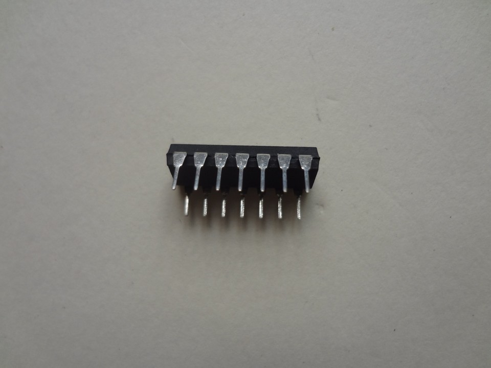 74LS32N - IC- 14Dip-Quad 2-input or gate, from Signetic Philips Corp ...