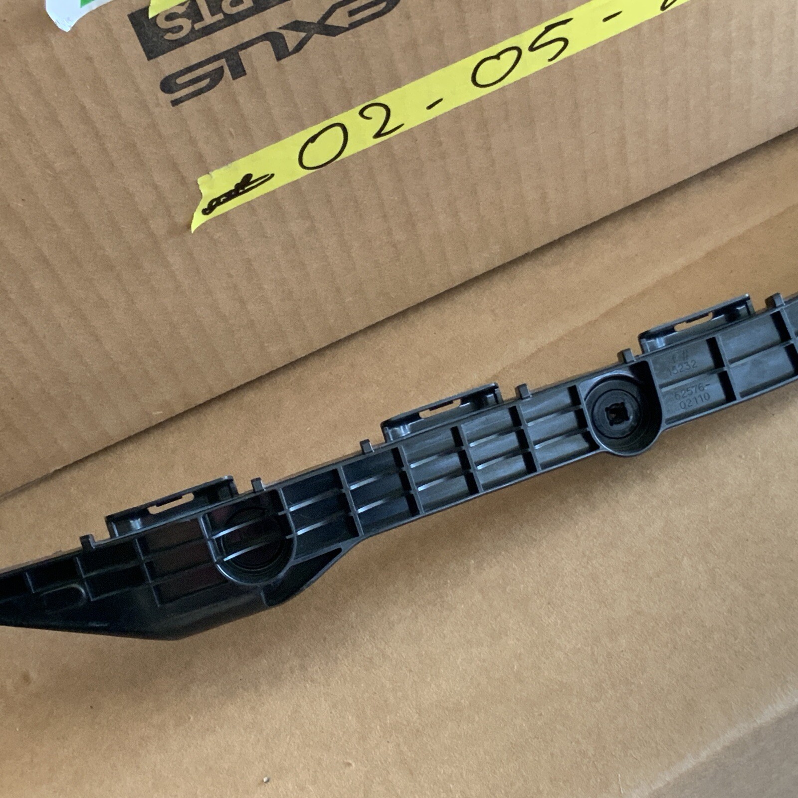 2014-2019 TOYOTA COROLLA REAR BUMPER LEFT RETAINER BRACKET SUPPORT ...