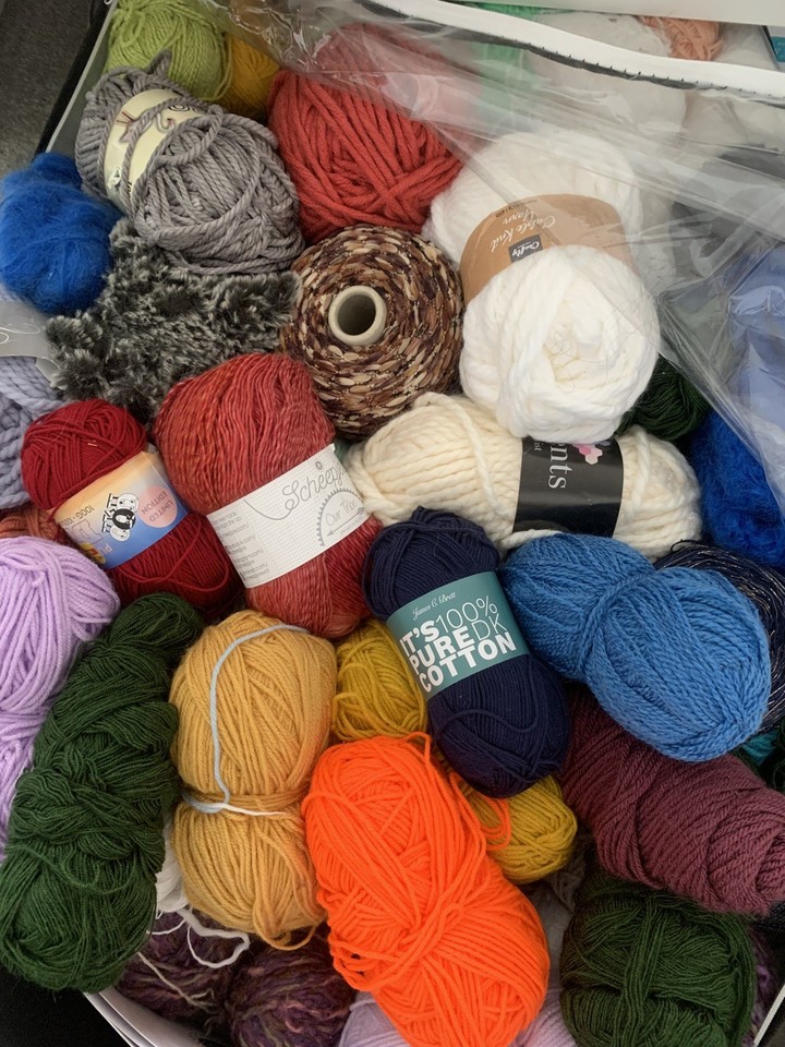 1kg Mixed bundle knitting crochet craft yarn great value Huge clear out ...