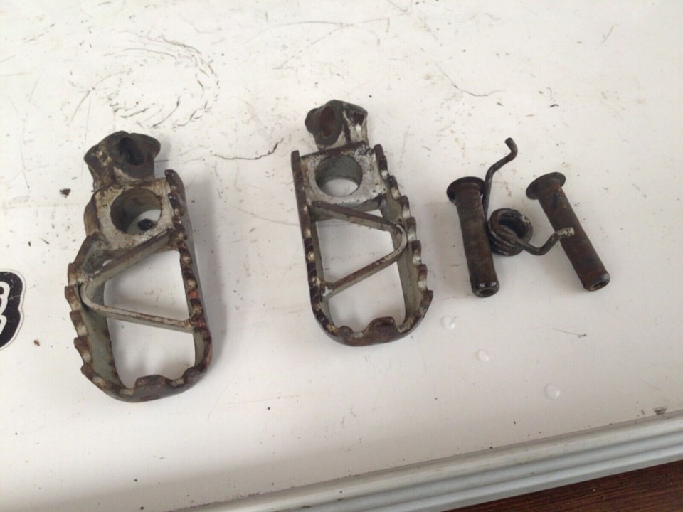 1996 1988-1996 Kawasaki KDX200 Foot Pegs Left and Right KX250 KX500 | eBay