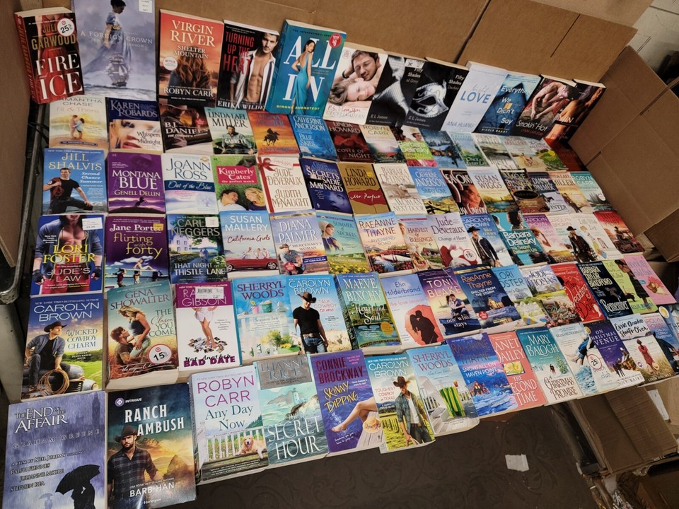 Lot of 20 Contemporary ROMANCE Paperbacks PB Popular Author Books ...