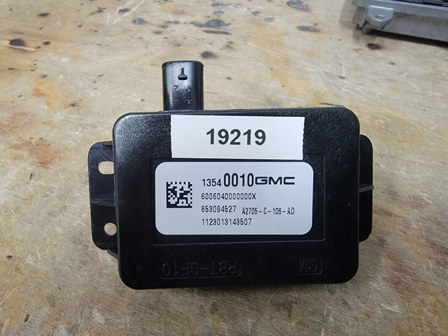 GMC Rear Bumper Emblem Projection Camera Module GM Lamp 13540010 OEM ...