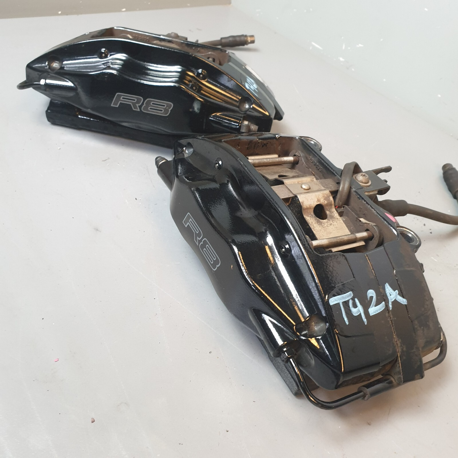 Audi R8 42 Pair of Rear Brake Caliper Calipers Brembo 4 Piston suit ...