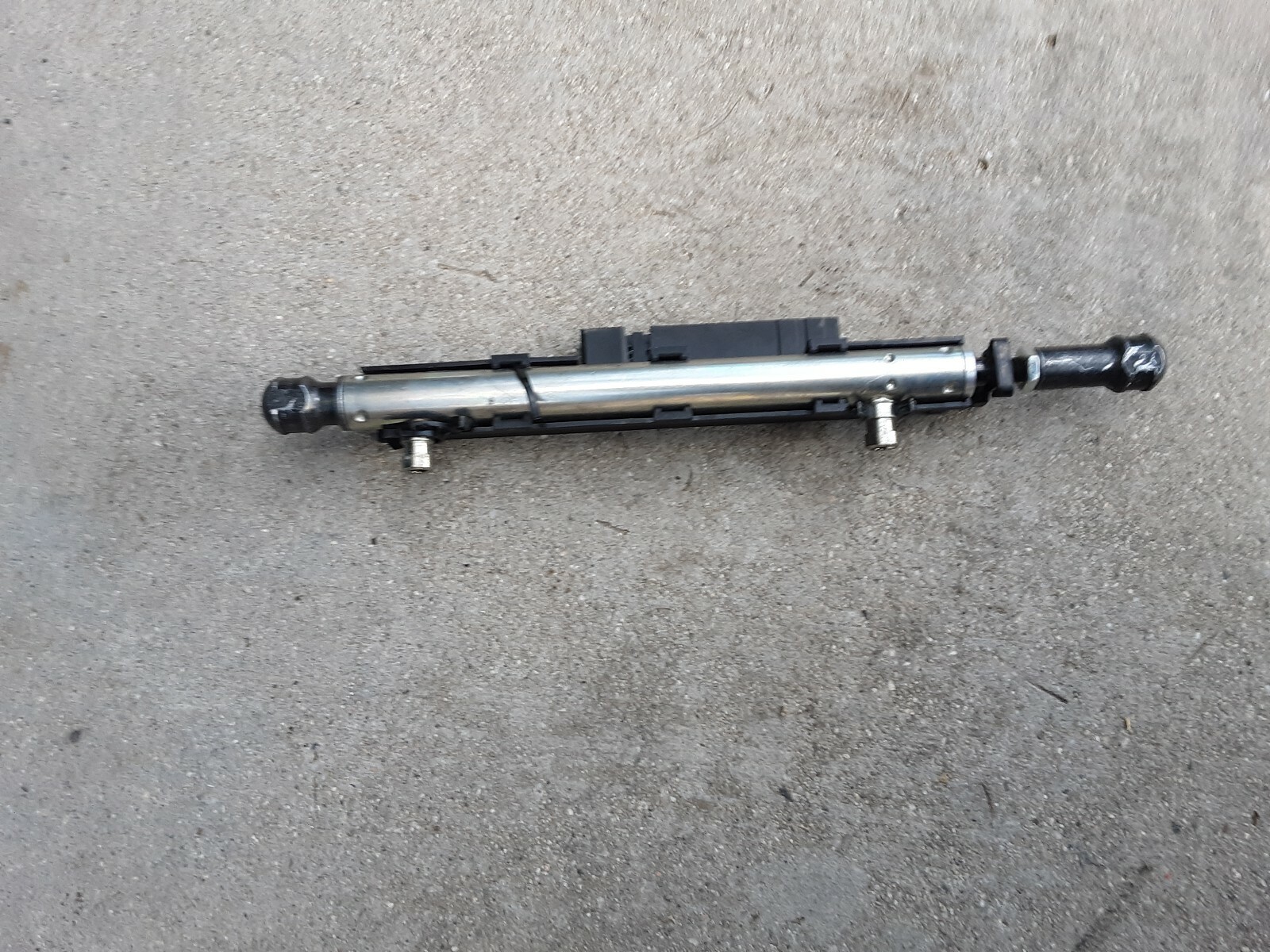 05-09 MERCEDES SLK280 SLK350 REAR TRUNK LID LIFT CYLINDER SUPPORT ...