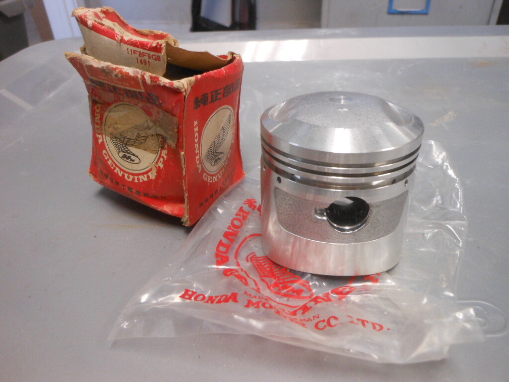 NOS OEM HONDA C77 CA77 DREAM PISTON 13101-266-010 60mm for sale online ...