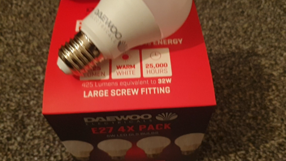 Daewoo 5W LED Energy Saving Warm White E27 Screw Light Bulb x 4 - UK ...