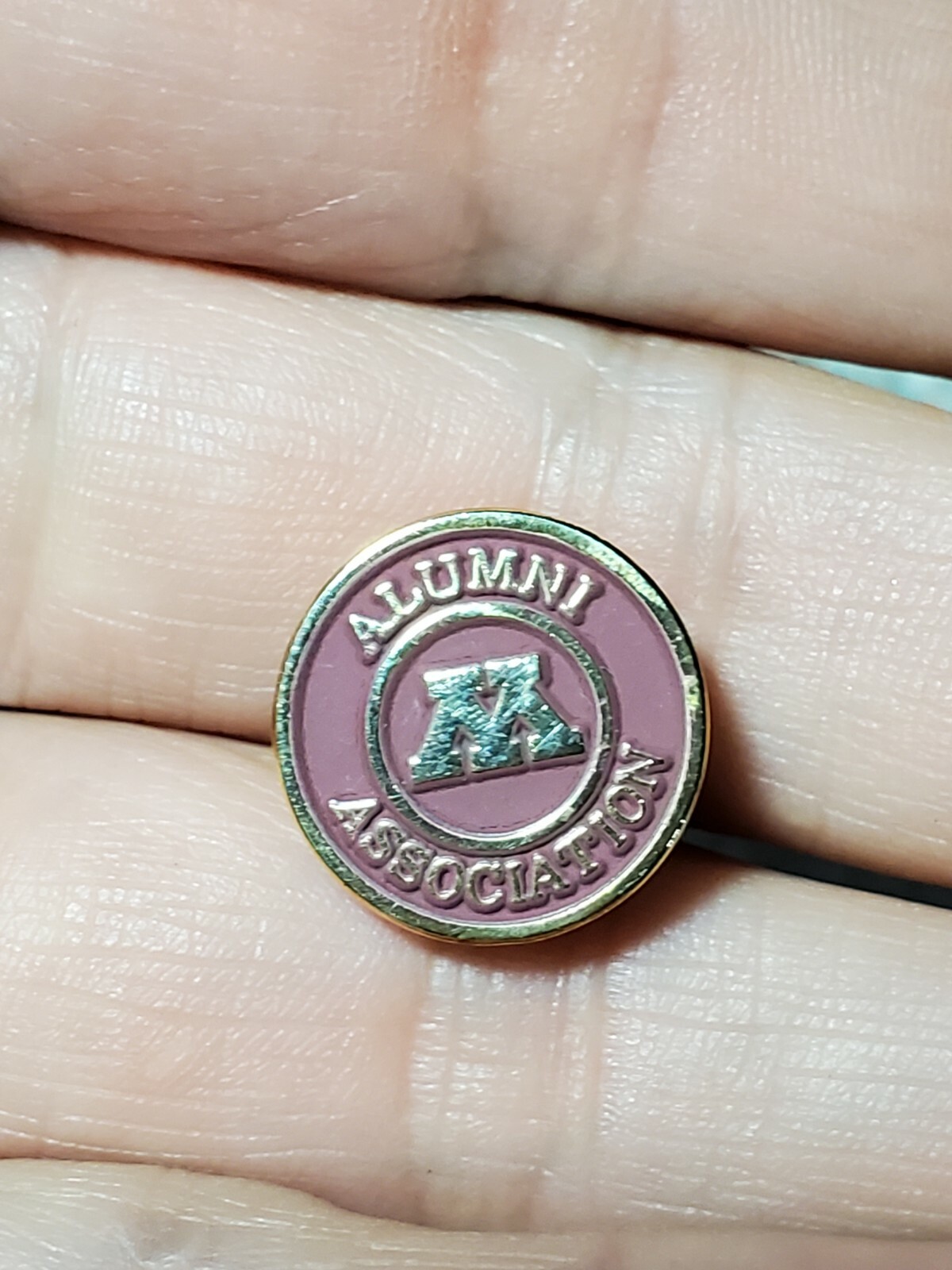 University of Minnesota Alumni Association Lapel Pin tie tack Go Golden ...