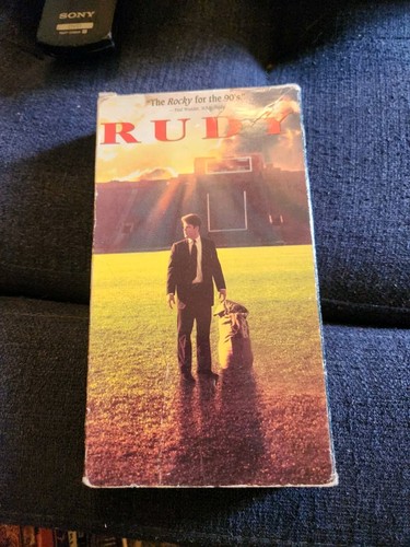 RUDY - (VHS, 1994) - Sean Astin, Ned Beatty, Jon Favreau FAST FREE ...