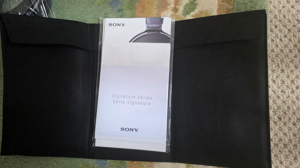 Sony Z1R Premium Over the Ear Wired Headphones - Black 4548736037571 ...