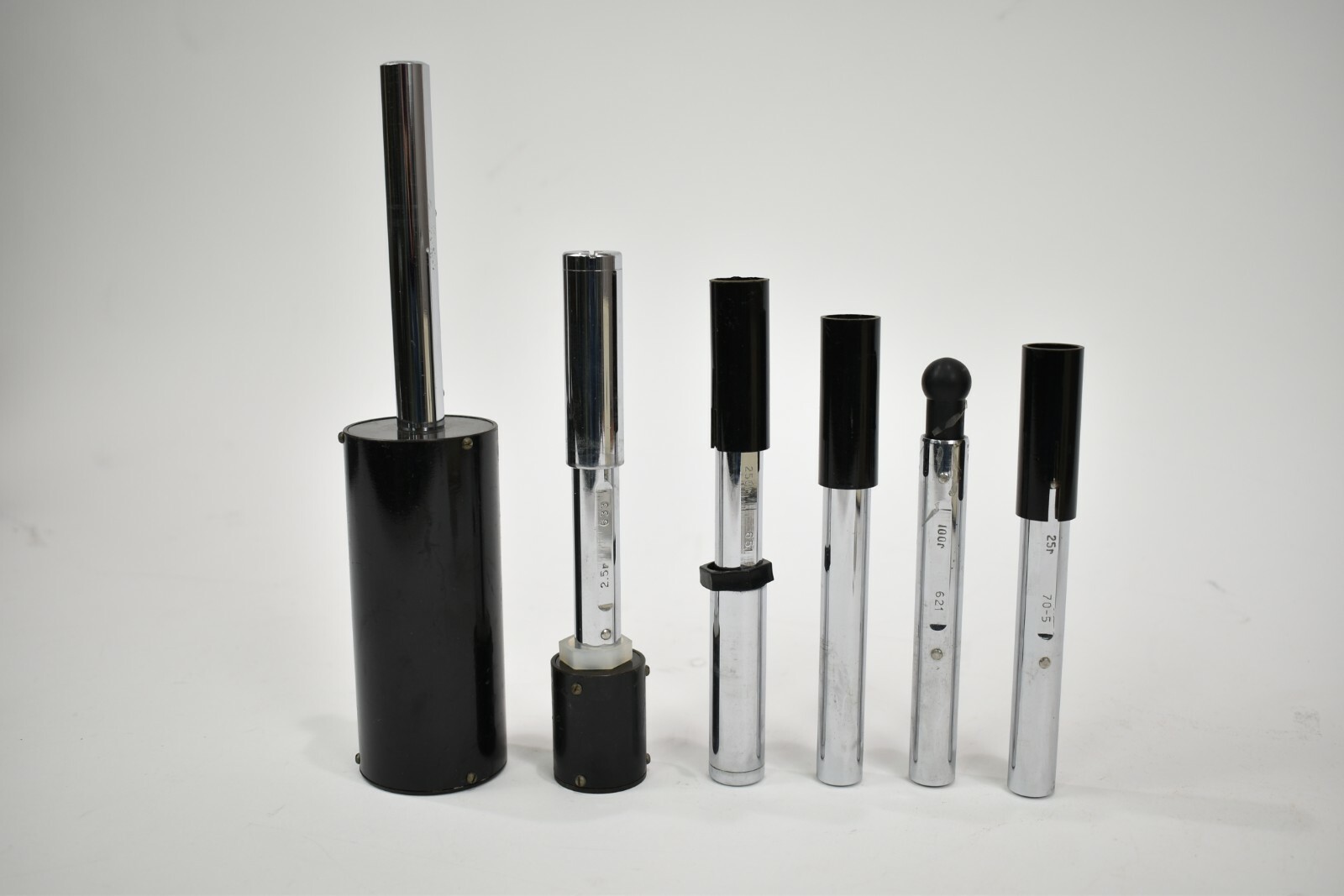 Dental X-ray Radiation Meter VICTOREEN r-METER Model 570 with Case and ...