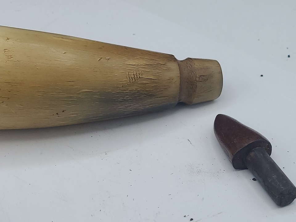 Vintage/Antique Powder Horn With A Horn Powder Measure A Screw is On ...