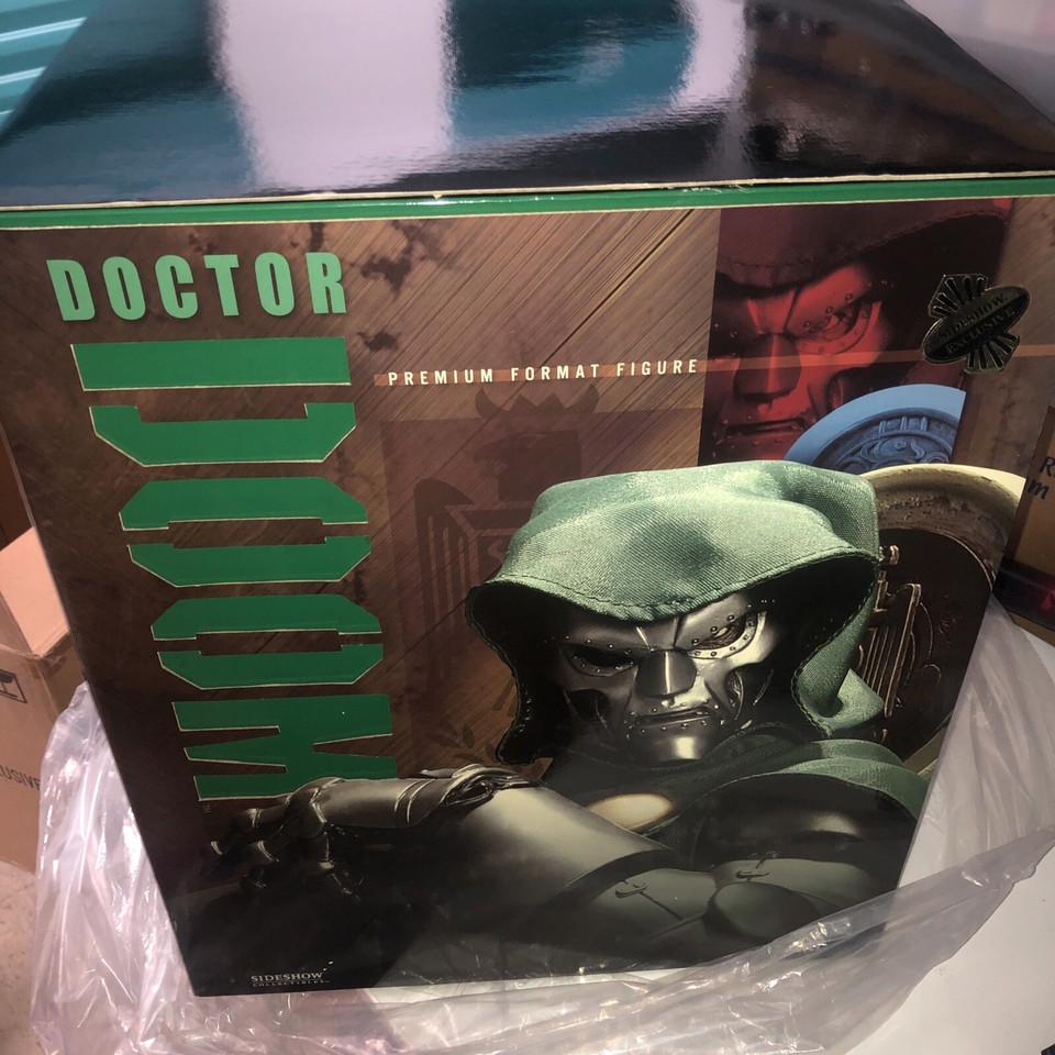 Sideshow Collectibles Dr Doom Exclusive Statue on Throne Chalice 244/ ...