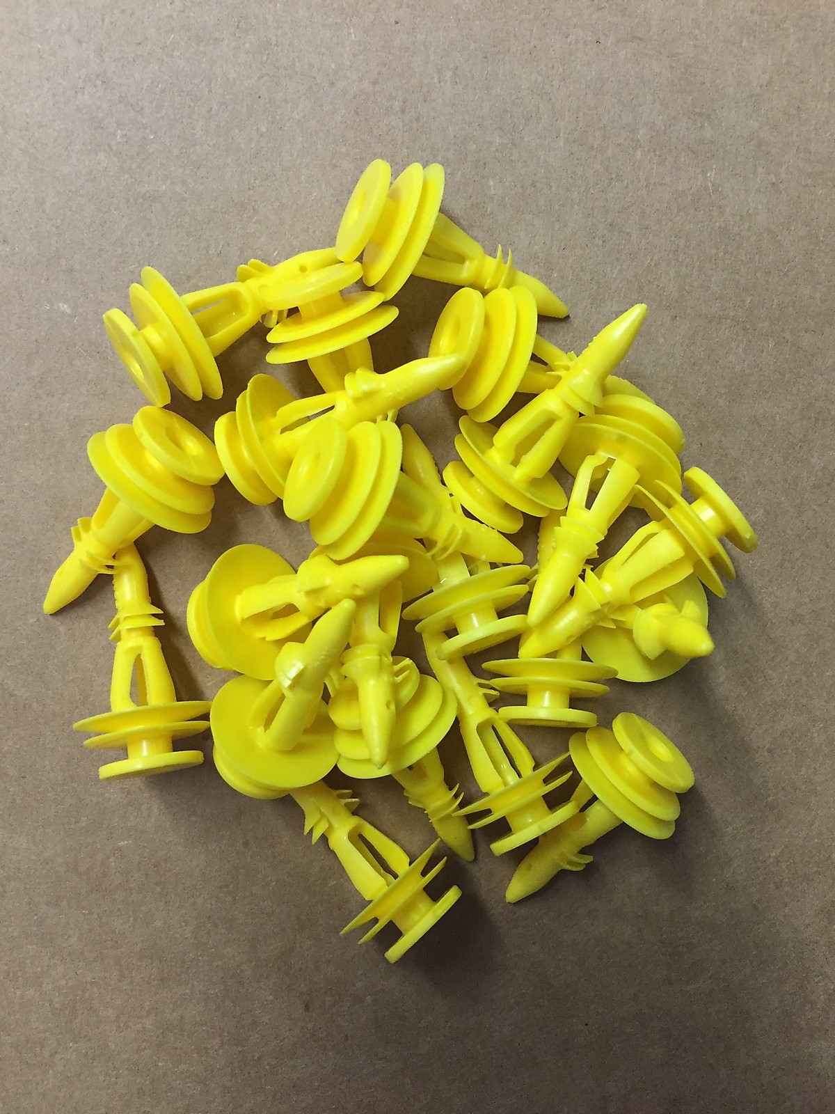 Set of 20: OE Spec Chrysler Jeep Cherokee Push Type Panel Clips 6502991 ...