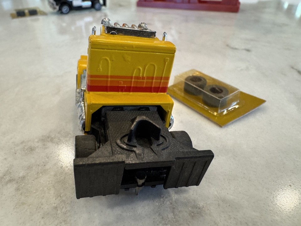 Tyco US-1 Lighted Peterbilt Truck, Yellow 3935 | eBay