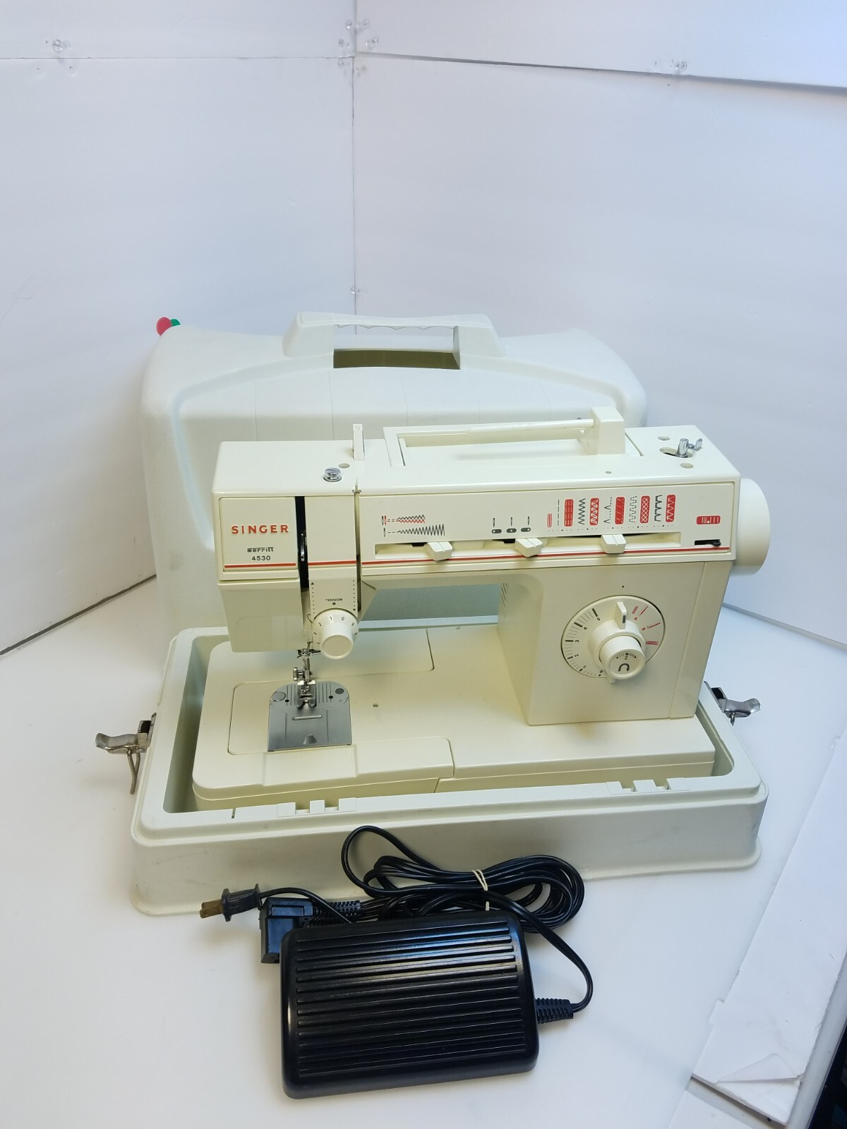 Singer Sewing Machine Model Merritt 4530 with Foot pedal | eBay