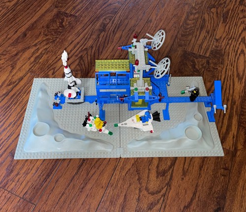 Lego Classic Space Inter-Galactic Command Base 6971 95+% Complete w ...