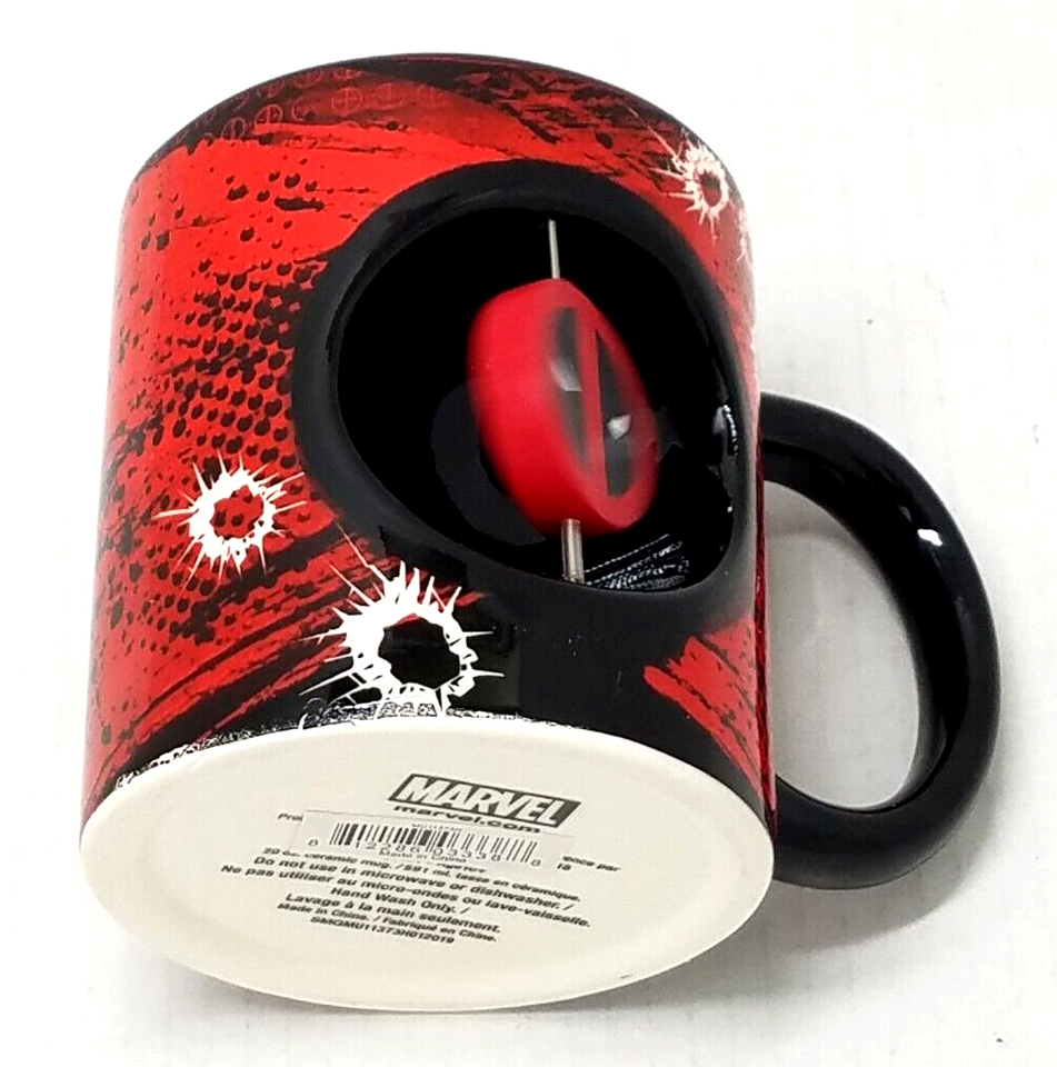 Deadpool w/ Spinning Logo Large Ceramic 20 oz Mug - Marvel Comics ...