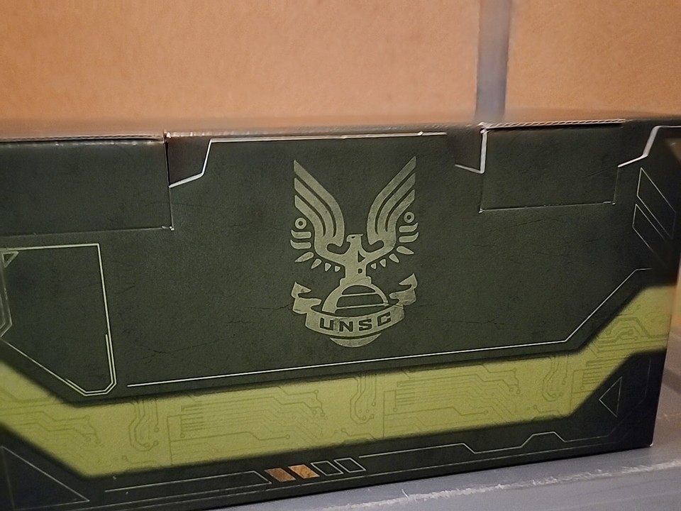 Halo Infinite Collector’s Edition Box Set Xbox Series X and Xbox One ...