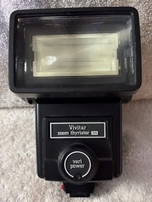 Vintage Vivitar Zoom Thyristor 285 Flash - Powers On - Untested On ...