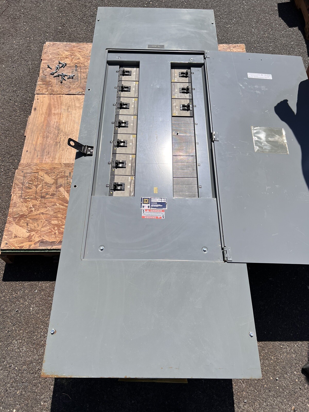 SQUARE D 225A I-LINE PANEL BOARD 480/277v 208/120v 240v MLO 200A ...