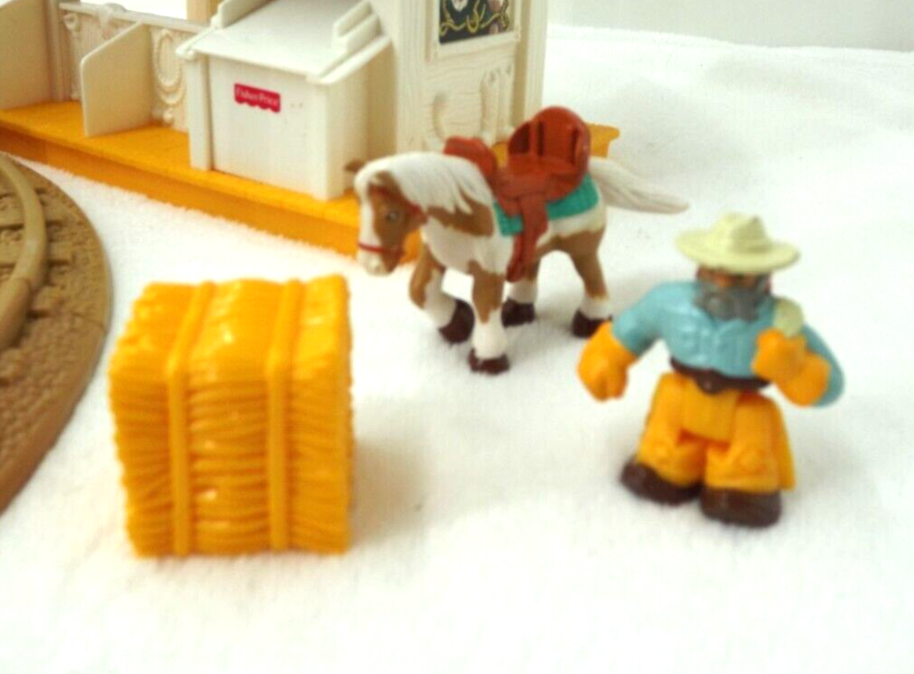 Fisher-Price GEO TRAX Rope n Ride Ranch COMPLETE w/ HORSE HAY BALE ...
