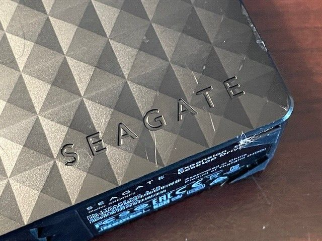 Seagate Expansion Desktop Drive 3TB SRD0NF2 & Seagate BarraCuda SMR 1TB ...