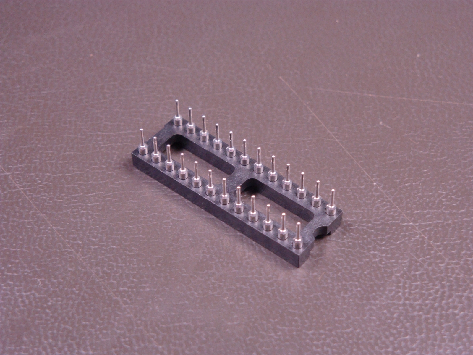 110-83-324-41-001000 Mill-Max Dual-In-Line Socket 24 Position 2.54mm ...