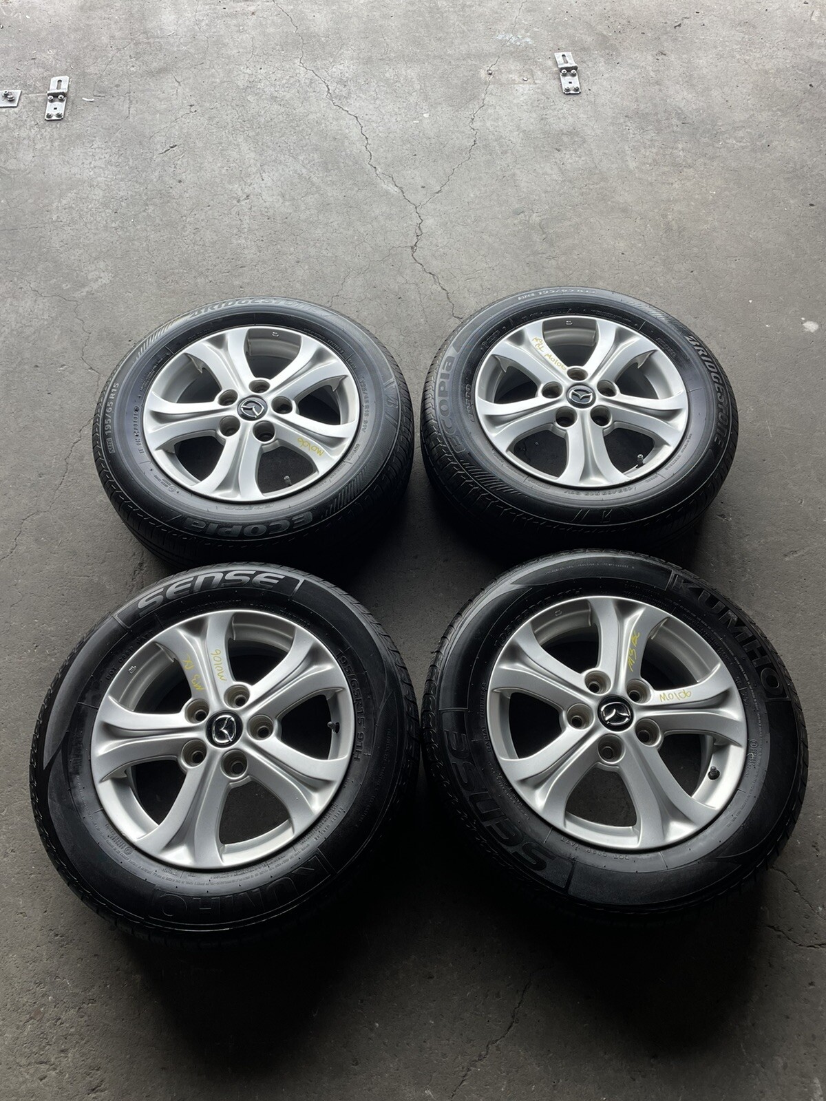 MAZDA 3 ALLOY MAG WHEELS / RIMS AND TYERS SET 15X6.0IN BL 06/09 06/14 ...