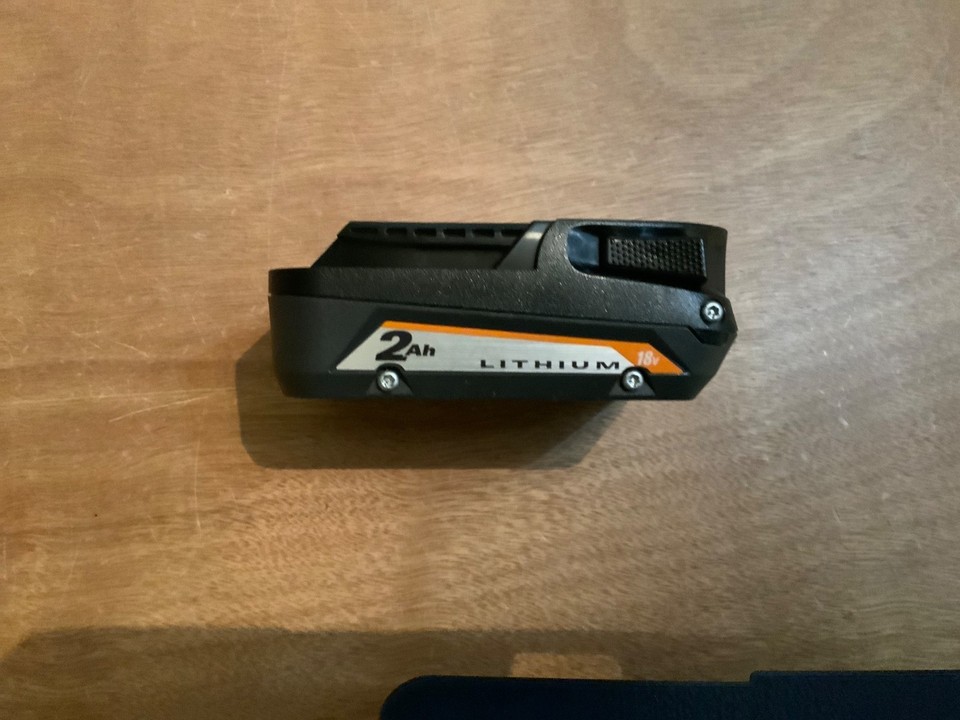 NEW NIB GENUINE Ridgid 18V R87002 2.0Ah Li-Ion Compact Battery w/ Fuel ...