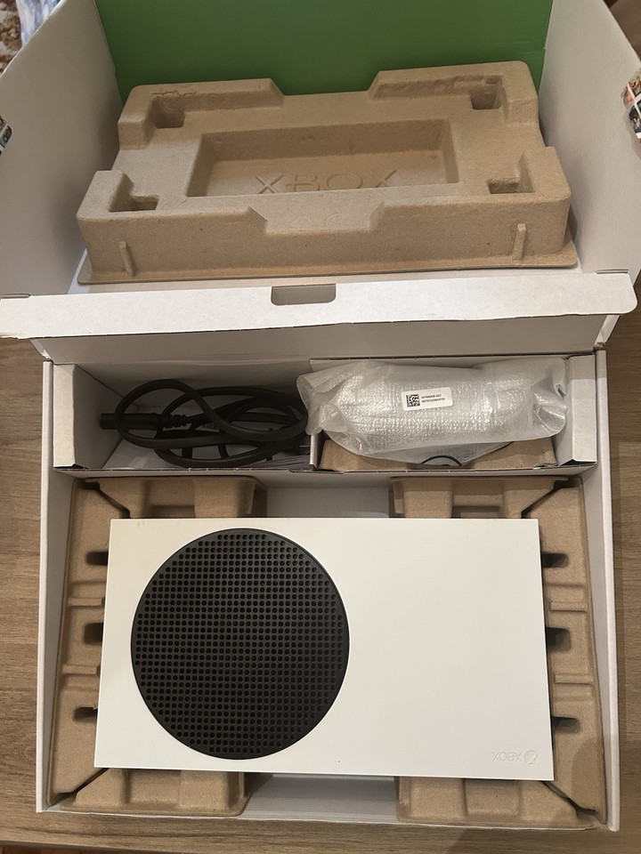 BRAND NEW: Xbox Series S 512GB Console With Xbox Wireless Controller ...