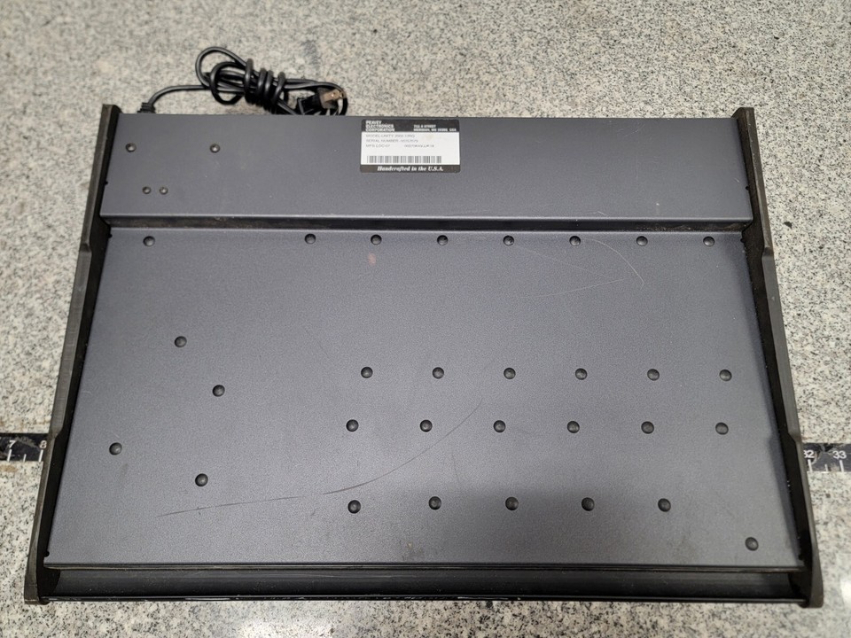 Peavey Unity Series 2002-12RQ, 12 Channel Reference Quality Mixer a-x ...