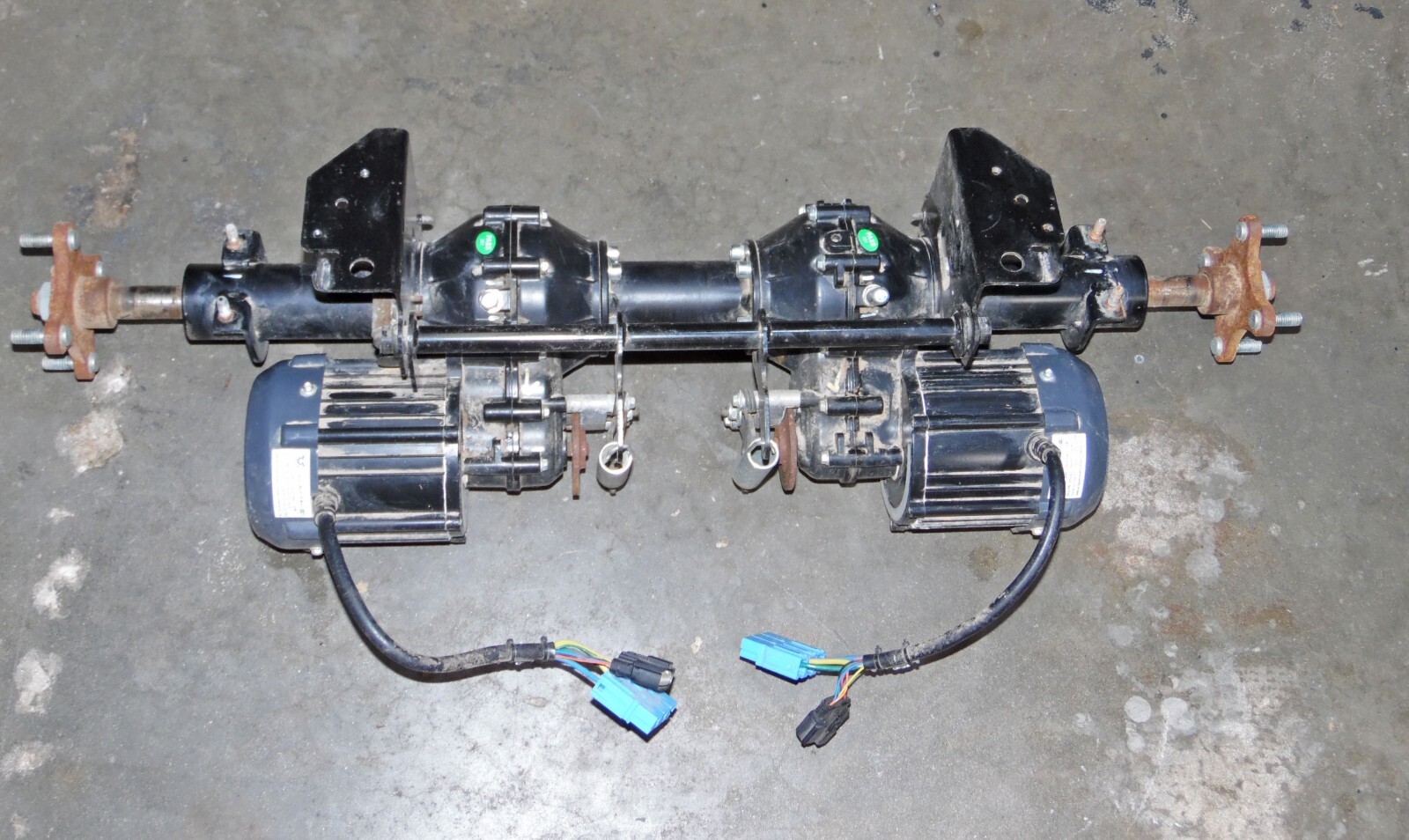 Cub Cadet Complete Rear Axle w/ Motors for ZT1 42E Riding Lawn Mower | eBay