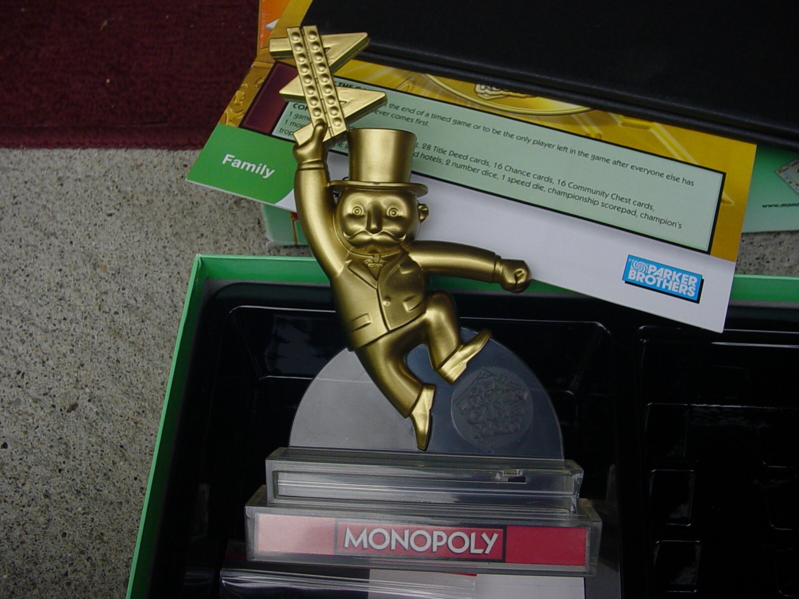 Hasbro+Monopoly+Championship+Edition+Board+Game+With+Trophy+2009 for ...