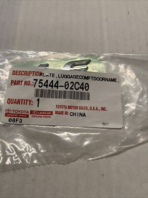 2017-2019 OEM TOYOTA COROLLA NEW GENUINE “LE” NAMEPLATE Badge Emblem ...