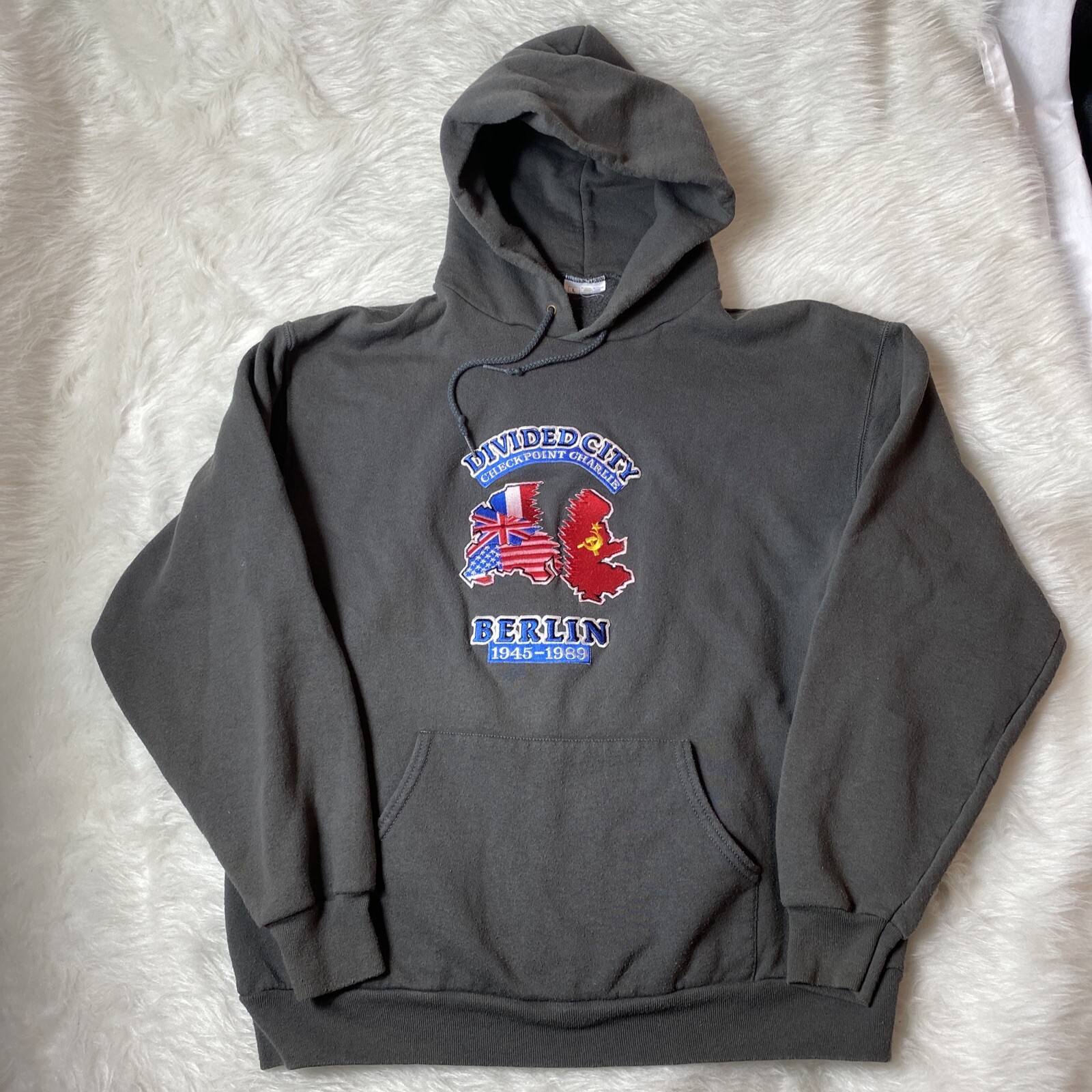 VINTAGE "BERLIN CHECKPOINT CHARLIE” Men’s Hoodie Swea… - Gem