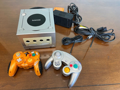 Nintendo GameCube Console Silver 2 controllers Wavebird Power/AV ...