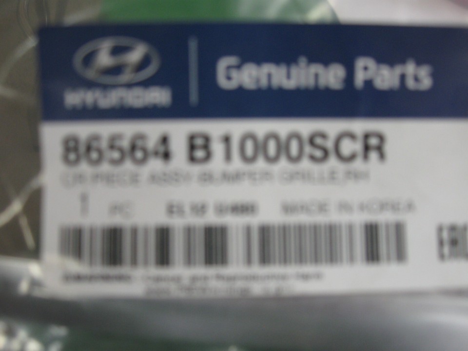 Hyundai 86564-B1000-SCR Outer Right Trim Molding for 15-16 Genesis 2017 ...