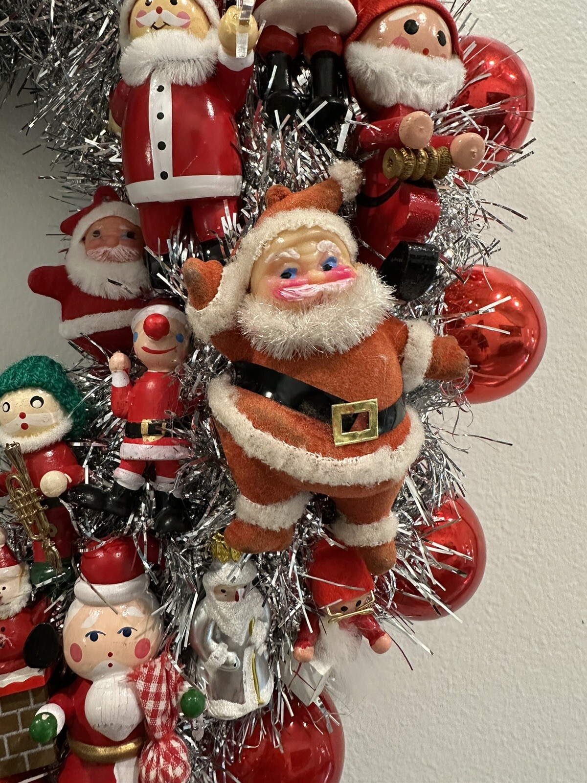 Handmade Christmas Ornament Wreath Vintage-Kitsch-Santa | eBay