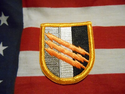 4TH PSYCHOLOGICAL OPERATION BERET FLASH M/E | eBay