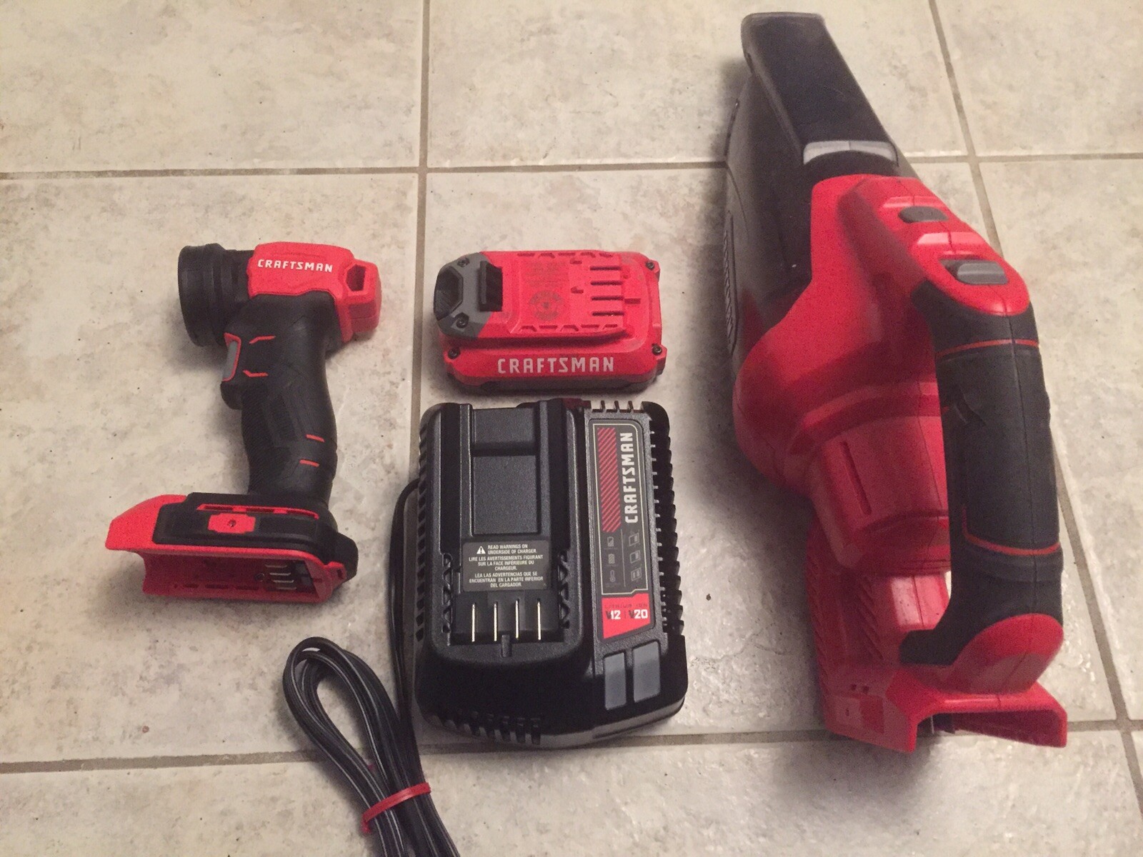 Craftsman Cordless 20V Vacuum & Flashlight V20 with Battery and Charger ...