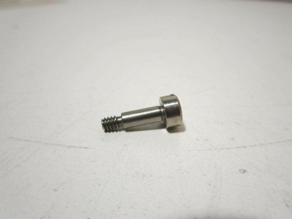 (4313) 1/8 x 5/16" Shoulder Length 18-8 SS Precision Should Screw (40 ...
