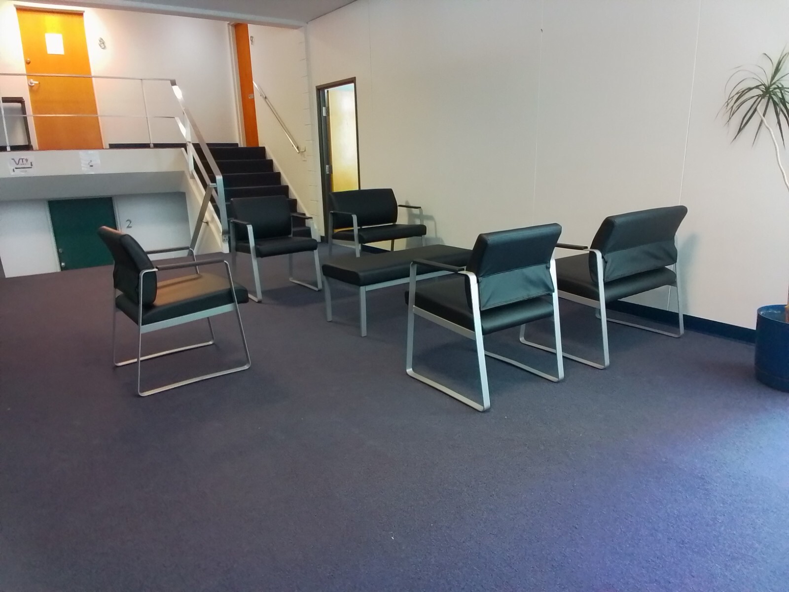 Healthcare Seating Bariatric Guest Chair, Antimicroial blk vinyl, slvr,500lb cap | eBay