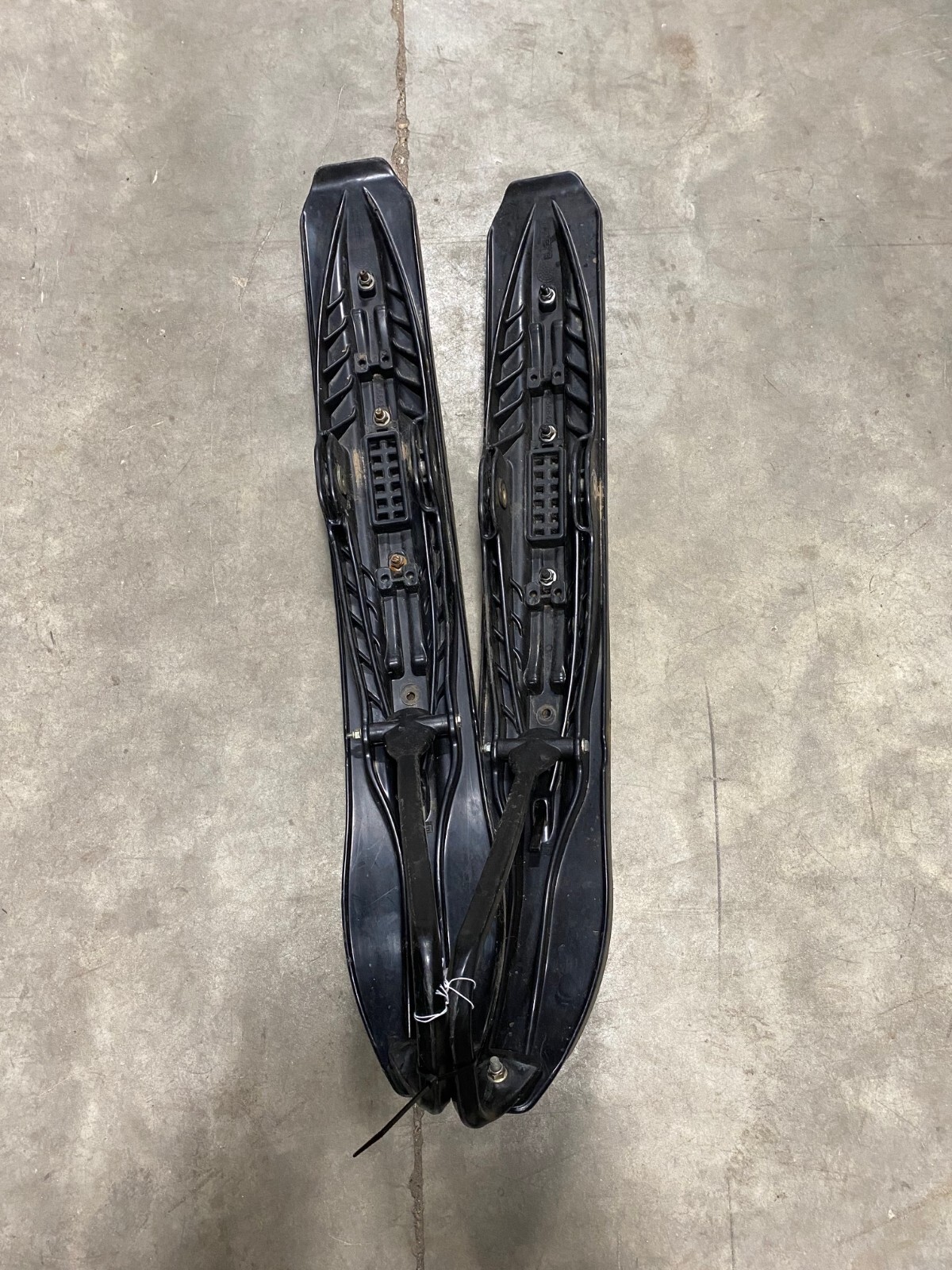 Pair of Polaris Snowmobile 2012-2020 600-800 Ski Asm- 1823814-070 | eBay