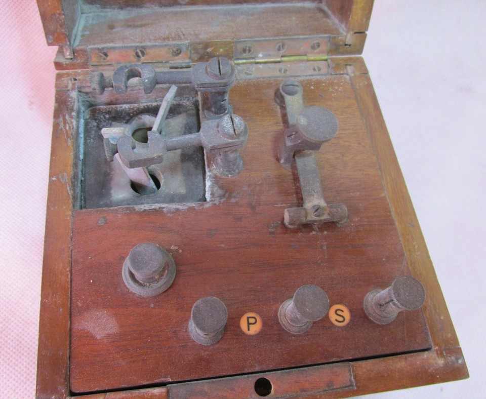 OLD PORTABLE (GLASS BATTERY) MEDICAL ELECTRIC SHOCK MACHINE STIMULATOR ...