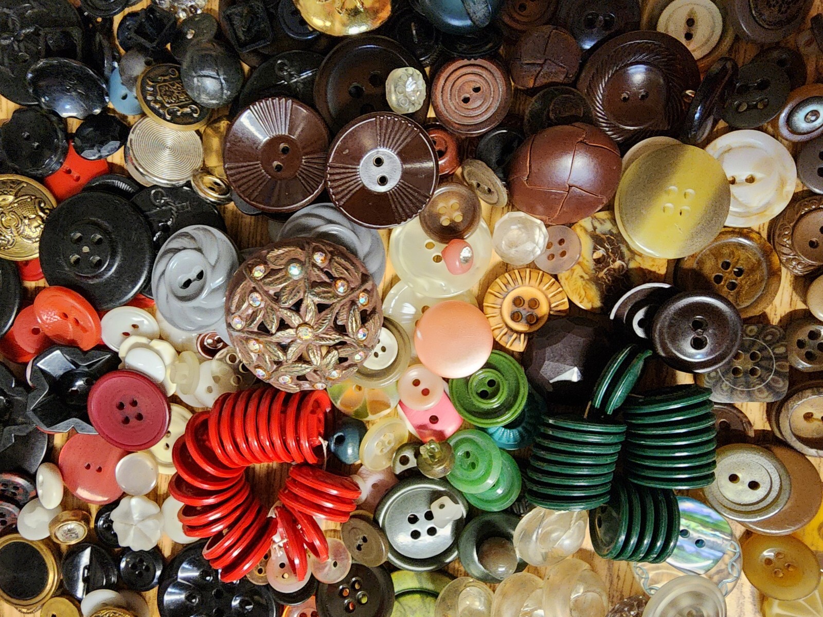 Vintage To Now Button Lot Tin of Old Plastics Metal Mother of Pearl ...