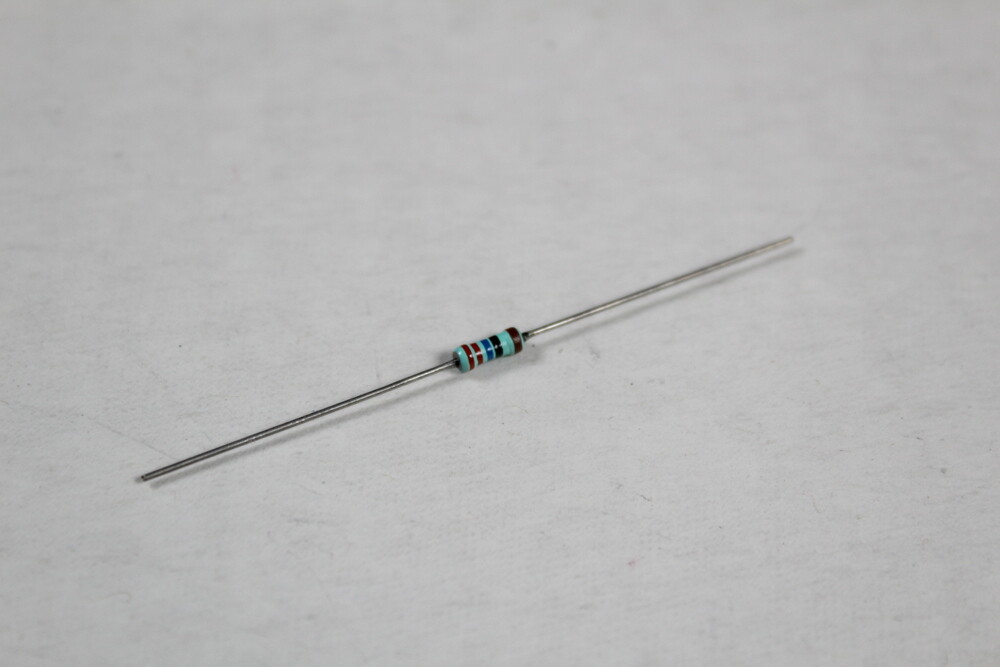 PHILIPS 226R0 Leaded Resistor 226 OHM 1% Pack of 97 | eBay