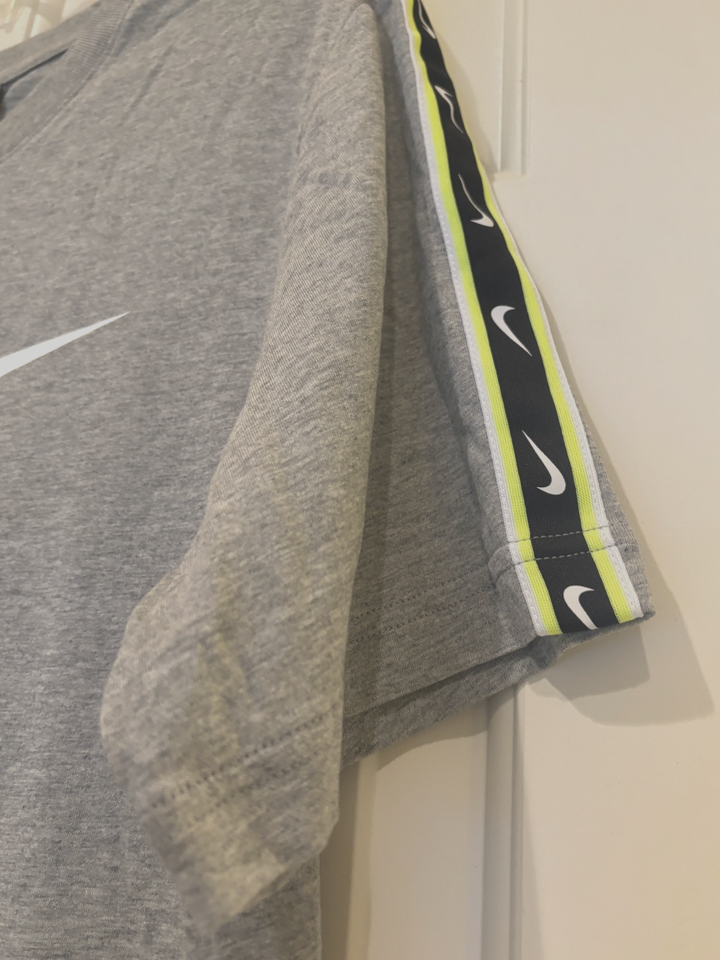 Nike T Shirt Repeat Large Logo Short Sleeve Size Mens L NWT | eBay