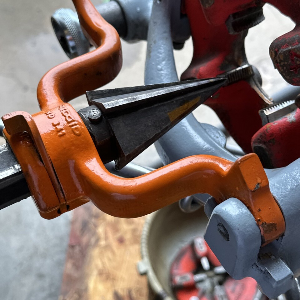 Ridgid 300 Pipe Threader 1/2"-2" Threading Machine 2 Dies Tripod ...